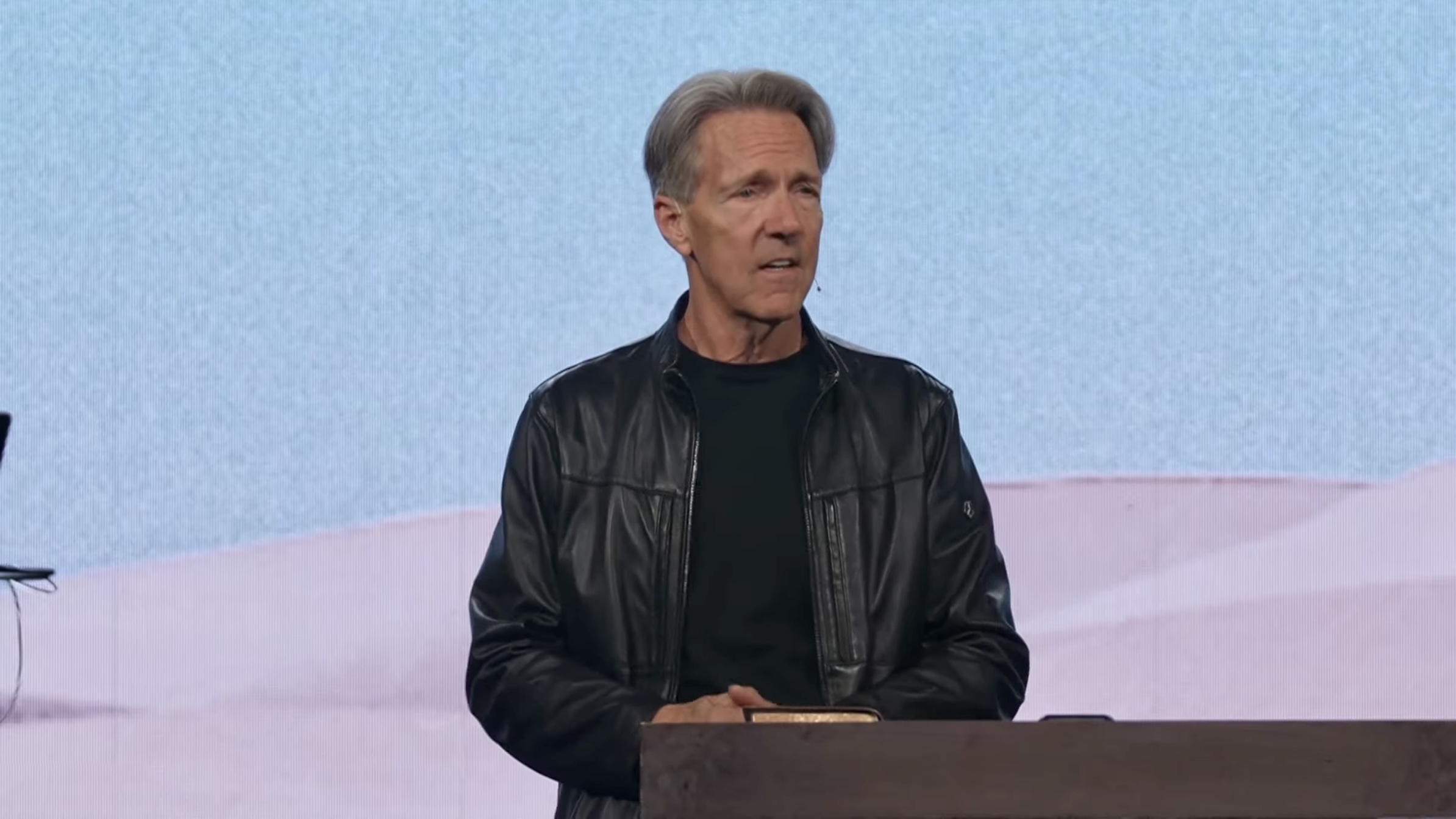 Skip Heitzig: Easter Service - Harbingers TV